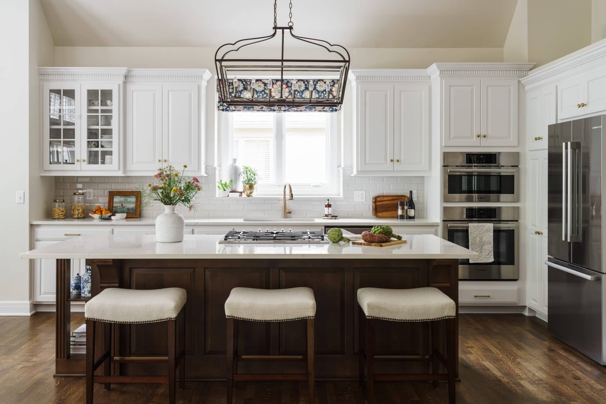 5 Brilliant Kitchen Makeovers with Existing Cabinets
