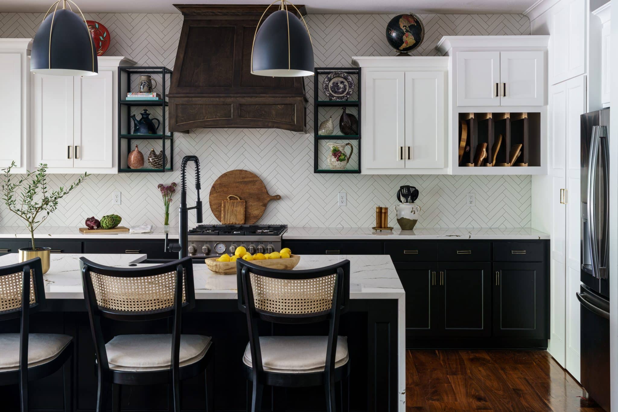 5 Brilliant Kitchen Makeovers with Existing Cabinets