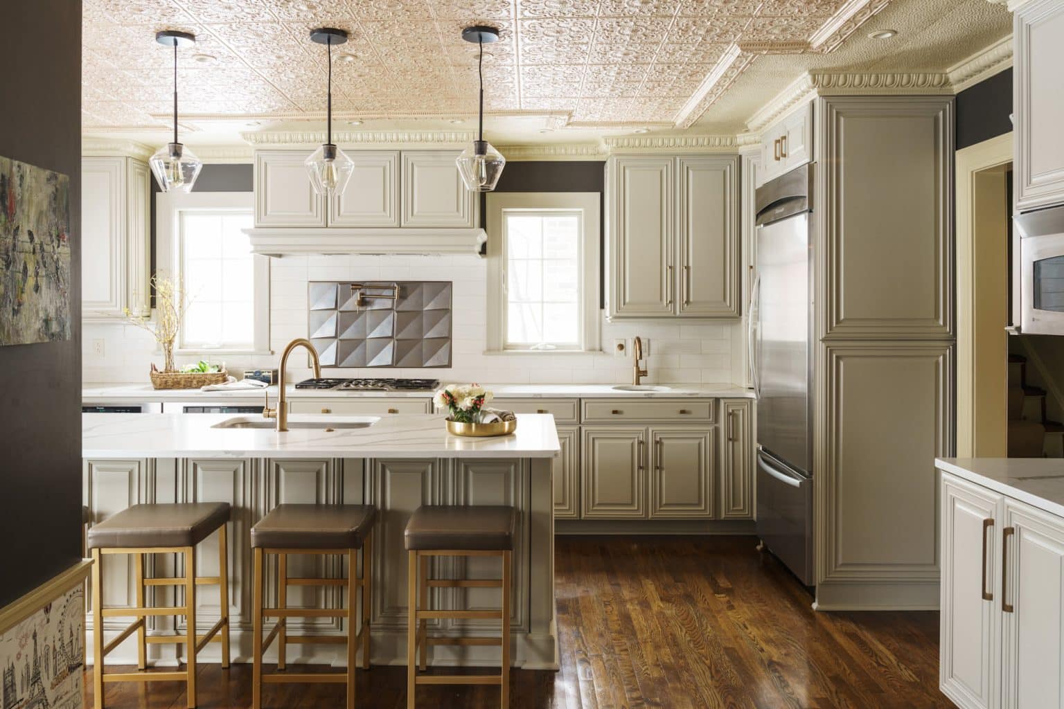 5 Brilliant Kitchen Makeovers with Existing Cabinets
